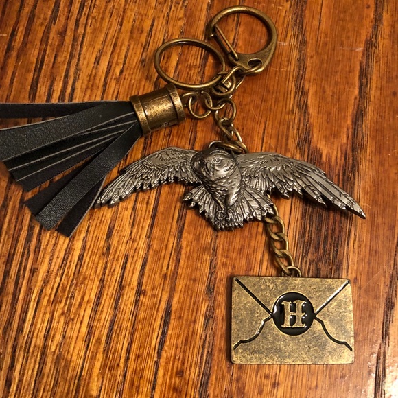 Warner Bros. | Other | Hp Hedwig Letter Keychain | Poshmark